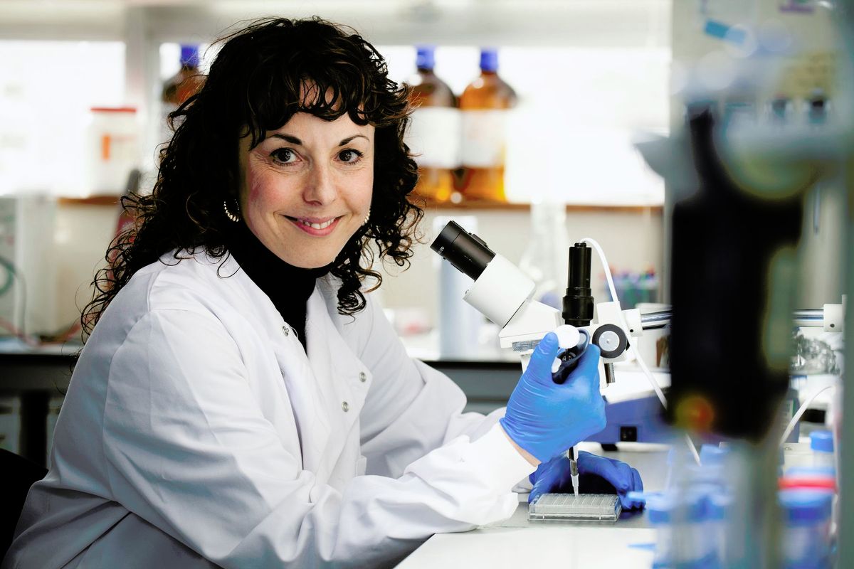 Professor Sarah Tabrizi wins the BNA 2025 Outstanding Contribution to ...